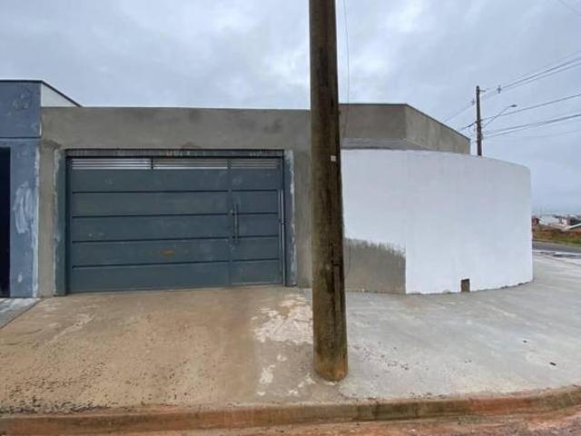Casa para venda em Lívia de 67.00m² com 2 Quartos, 1 Suite e 2 Garagens
