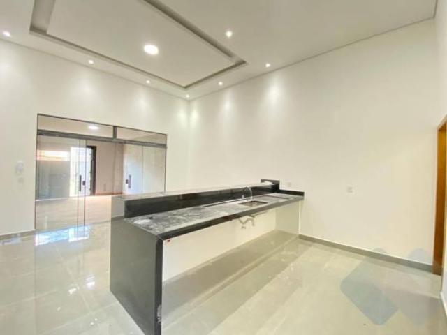 Casa para venda em Lívia I de 70.00m² com 2 Quartos, 1 Suite e 2 Garagens