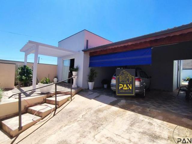 Casa para venda em Lívia Ii de 130.00m² com 2 Quartos, 1 Suite e 2 Garagens