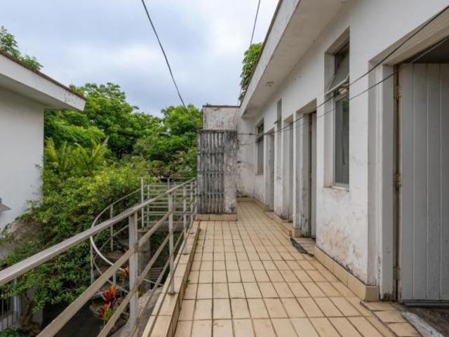 Casa para venda em Moema com 3 quartos, sendo 3 suítes, 330m²