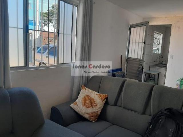 Casa para venda em Mogi das Cruzes, no Conjunto São Sebastião com 2 quartos, sala, 2 banheiros, 3 va