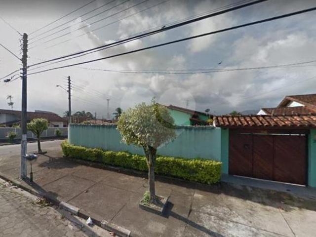 Casa à venda com 3 quartos, sendo 1 suíte, em Jardim Aruan, Caraguatatuba
