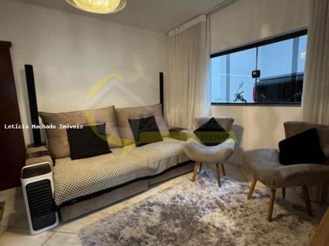 Casa para Venda em Mogi das Cruzes, JARDIM UNIVERSO, 3 dormitórios, 3 suítes, 5 banheiros, 3 vagas