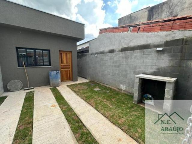 Casa para Venda em Mogi das Cruzes, Jardim Layr, 3 dormitórios, 1 suíte, 2 banheiros, 1 vaga