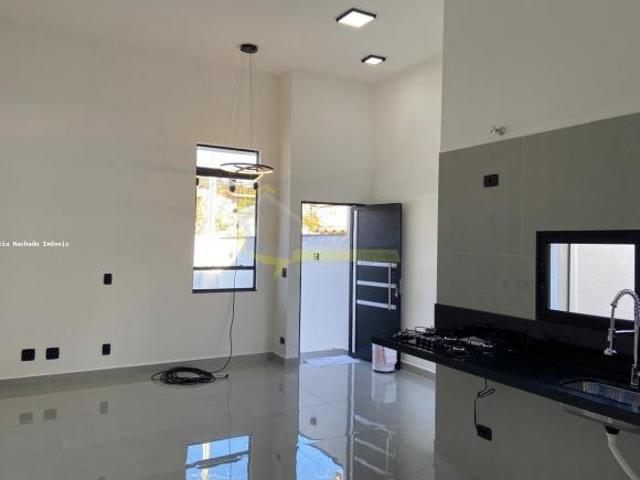 Casa para Venda em Mogi das Cruzes, Jardim São Pedro, 3 dormitórios, 1 suíte, 2 banheiros, 2 vagas