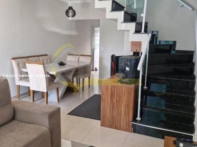 Casa para Venda em Mogi das Cruzes, Jardim Santos Dumont I, 2 dormitórios, 2 suítes, 3 banheiros, 2