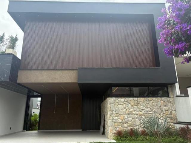 Casa para Venda em Mogi das Cruzes/SP 3 Dorm. 237 m2 Área Útil