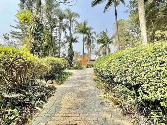 Casa para venda em Moinho Velho de 398.99m² com 4 Quartos, 2 Suites e 12 Garagens