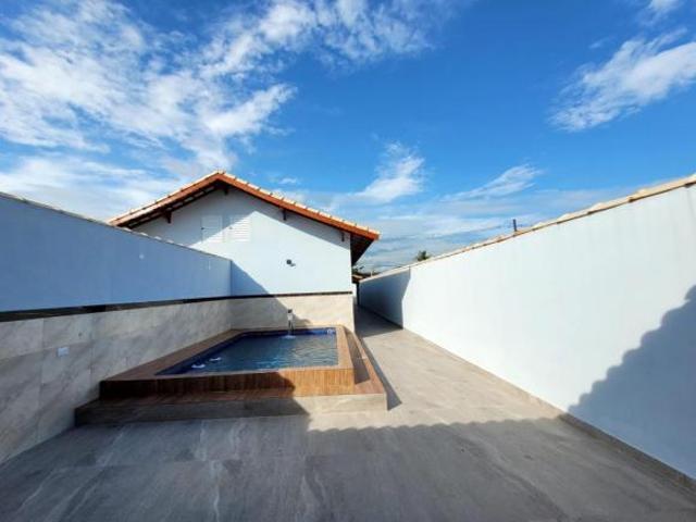 Casa para Venda em Mongaguá, Itaguaí, 2 dormitórios, 1 suíte, 1 banheiro, 2 vagas