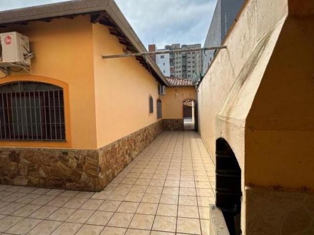 Casa para Venda em Mongaguá, Jardim Marina, 3 dormitórios, 2 suítes, 2 banheiros, 3 vagas