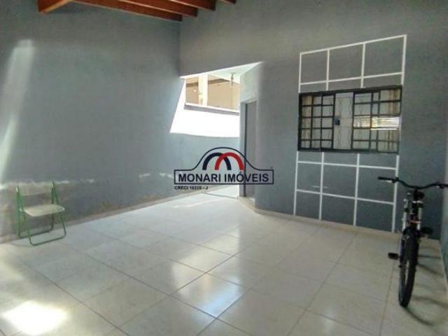 Casa para venda em Monte Carlo de 68.00m² com 2 Quartos, 1 Suite e 2 Garagens