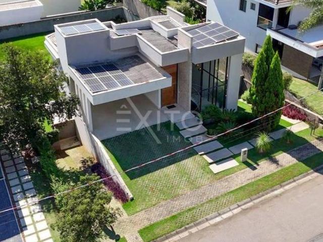 Casa para venda em Monte Alegre de 303.00m² com 3 Quartos, 3 Suites e 4 Garagens