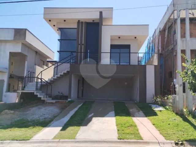 Casa para venda em Morro Alto de 205.00m² com 3 Quartos, 1 Suite e 4 Garagens
