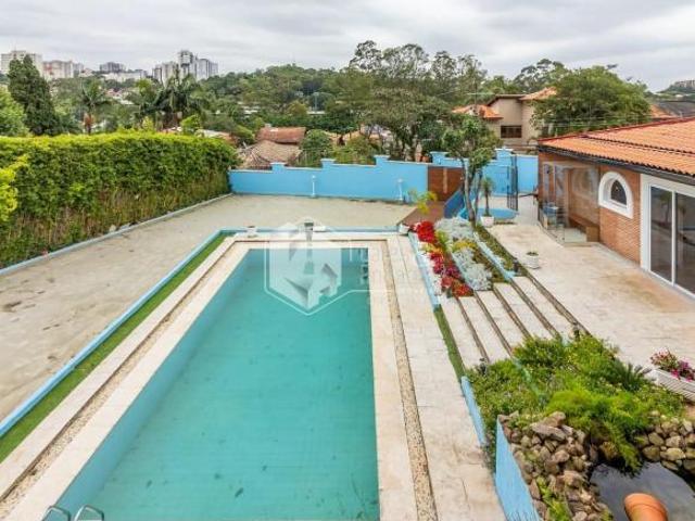 Casa para venda em Morumbi com 4 quartos, sendo 4 suítes, 720m²