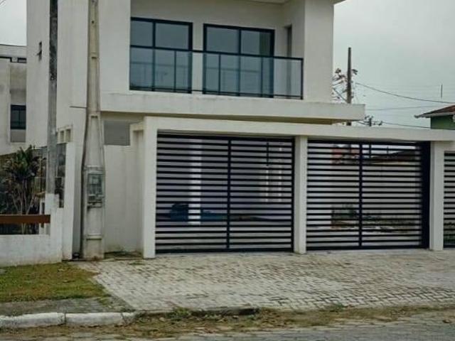 Casa para venda em Matinhos de 197.00m² com 3 Quartos, 2 Suites e 2 Garagens