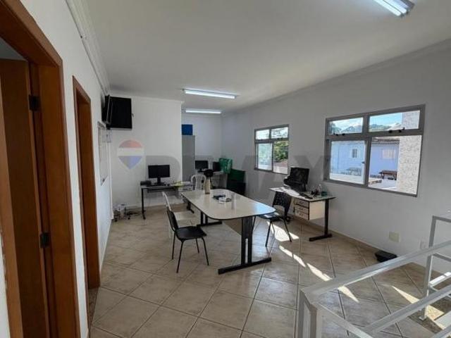 Casa para venda em Matozinhos de 207.00m² com 6 Quartos e 2 Suites