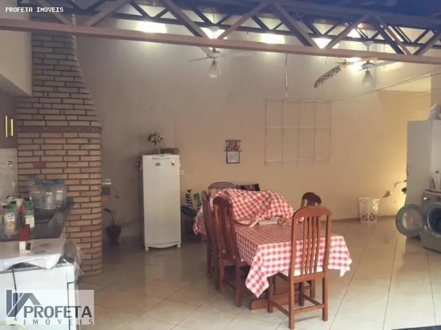 Casa para Venda em Marília, Vila Romana, 3 dormitórios, 1 suíte, 3 banheiros, 2 vagas