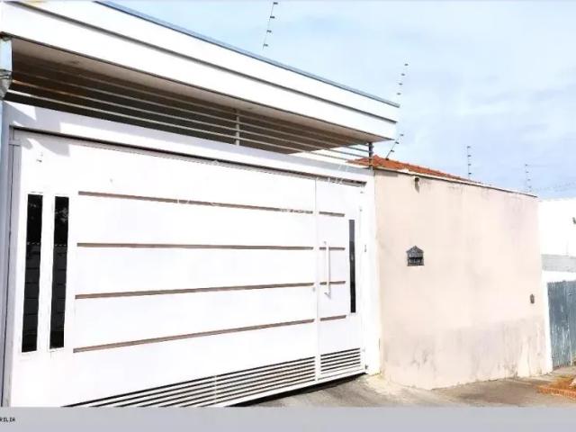 Casa para Venda em Marília, Jardim Marília, 3 dormitórios, 1 suíte, 1 banheiro, 3 vagas