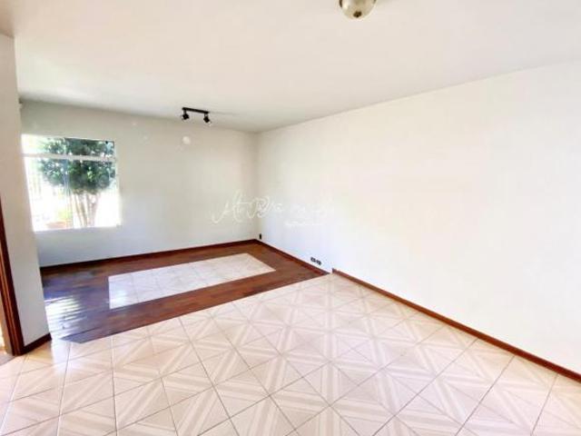 Casa para Venda em Marília, Alto Cafezal, 3 dormitórios, 1 suíte, 2 banheiros, 2 vagas