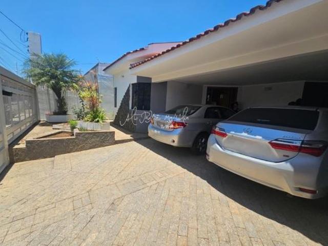 Casa para Venda em Marília, Ana Carla, 3 dormitórios, 1 suíte, 2 banheiros, 3 vagas