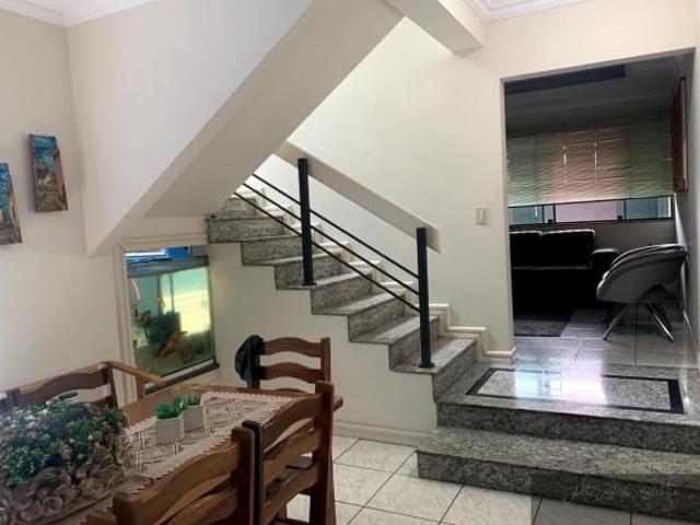 Casa para Venda em Marília, Centro, 4 dormitórios, 3 suítes, 5 banheiros