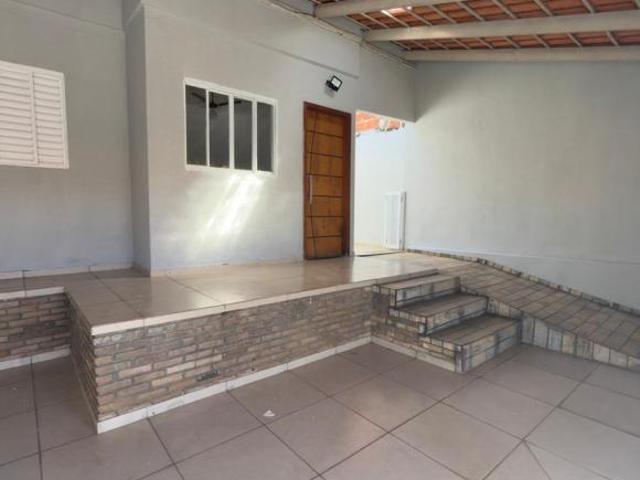 Casa para Venda em Marília, Figueirinha, 2 dormitórios, 1 suíte, 3 banheiros, 2 vagas