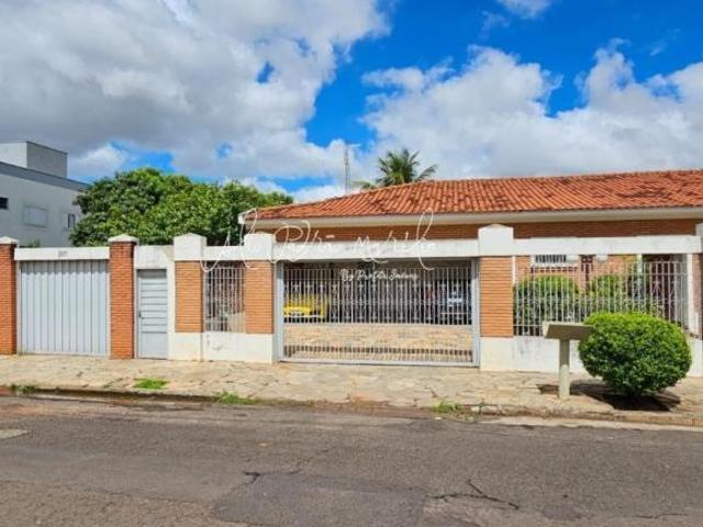 Casa para Venda em Marília, Jardim Aeroporto, 4 dormitórios, 2 suítes, 5 banheiros, 3 vagas