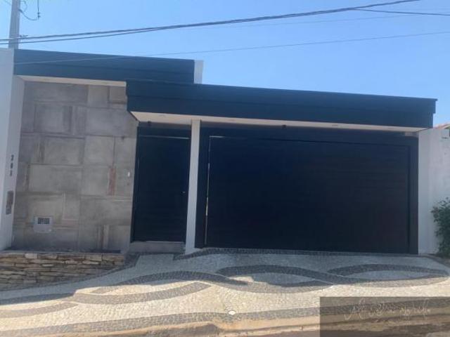 Casa para Venda em Marília, Jardim Estoril, 2 dormitórios, 2 suítes, 3 banheiros, 2 vagas