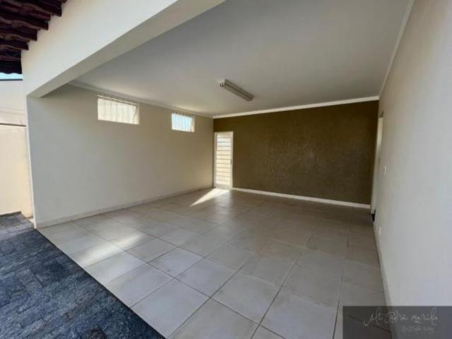 Casa para Venda em Marília, Jardim Estoril, 3 dormitórios, 1 suíte, 4 banheiros, 4 vagas
