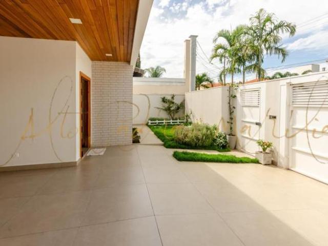Casa para Venda em Marília, Jardim Luciana, 3 dormitórios, 1 suíte, 4 banheiros, 2 vagas