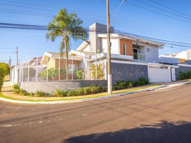 Casa para Venda em Marília, Jardim Parati, 3 dormitórios, 3 suítes, 4 vagas