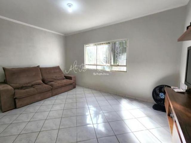 Casa para Venda em Marília, Jockey Clube, 3 dormitórios, 1 suíte, 3 banheiros, 4 vagas