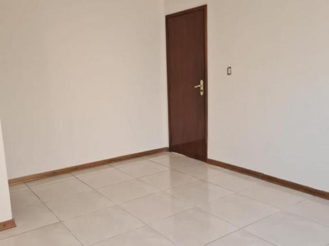 Casa para Venda em Marília, Palmital, 2 dormitórios, 1 suíte, 3 banheiros, 2 vagas