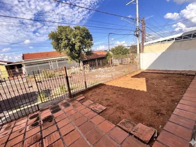 Casa para Venda em Marília, Palmital, 3 dormitórios, 1 suíte, 3 banheiros, 2 vagas