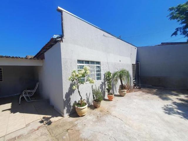 Casa para Venda em Marília, Presidente Jânio da Silva Quadros, 2 dormitórios, 1 banheiro, 3 vagas
