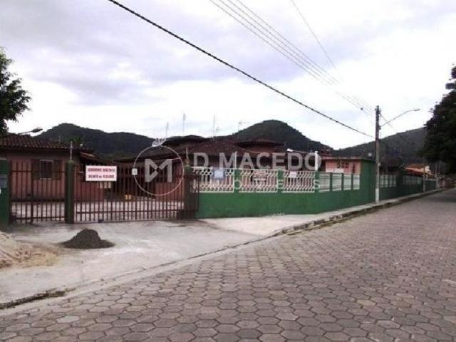 Casa para venda em Martim De Sa de 56.00m² com 2 Quartos e 1 Garagem