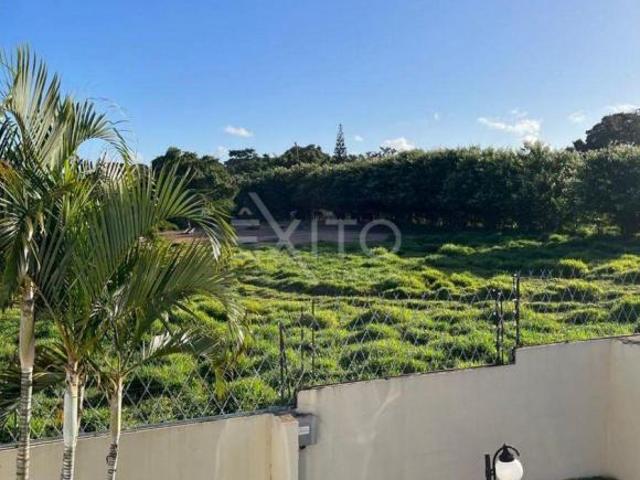 Casa para venda em Medeiros de 175.00m² com 4 Quartos, 1 Suite e 3 Garagens