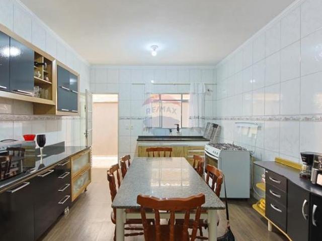 Casa para venda em Medeiros de 188.00m² com 6 Quartos e 3 Garagens