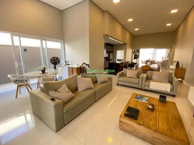 Casa para venda em MEDEIROS de 262.00m² com 3 Quartos, 3 Suites e 4 Garagens