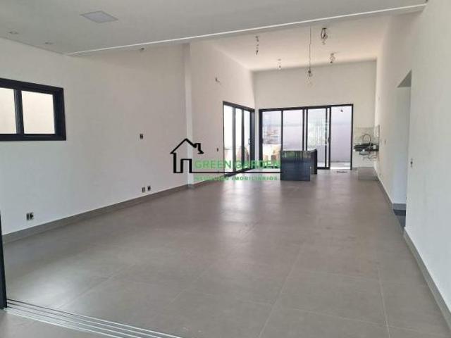 Casa para venda em MINA de 205.30m² com 3 Quartos, 3 Suites e 4 Garagens