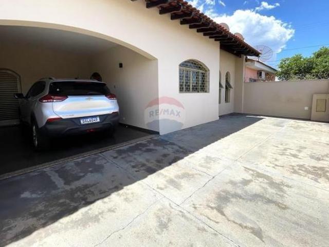 Casa para venda em Nova Jaboticabal de 143.25m² com 3 Quartos, 1 Suite e 2 Garagens