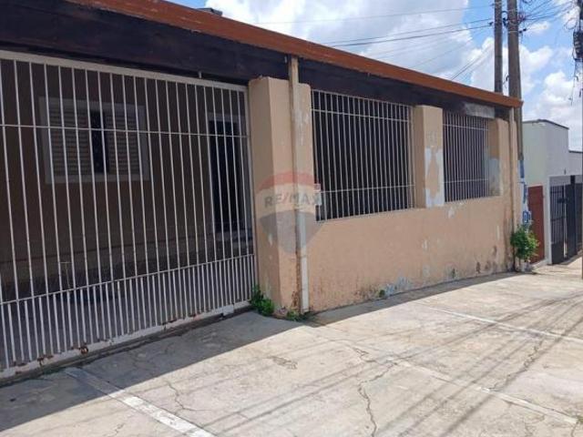Casa para venda em Nova Jaguariúna de 315.00m² com 2 Quartos, 1 Suite e 4 Garagens