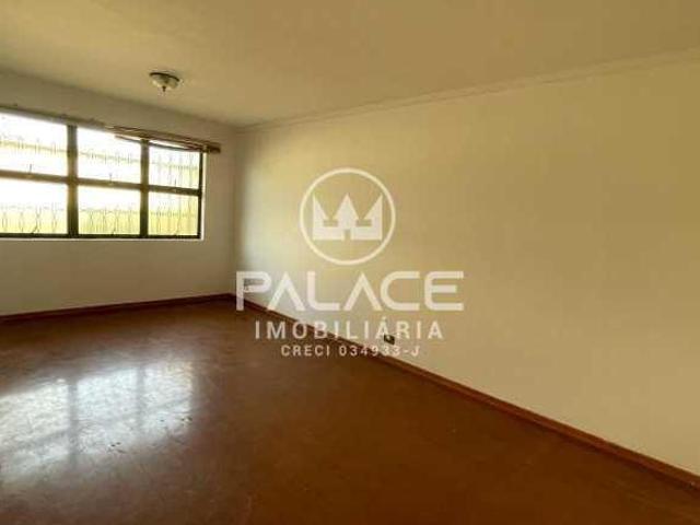 Casa para venda em Nova Piracicaba de 215.00m² com 1 Quarto, 3 Suites e 4 Garagens