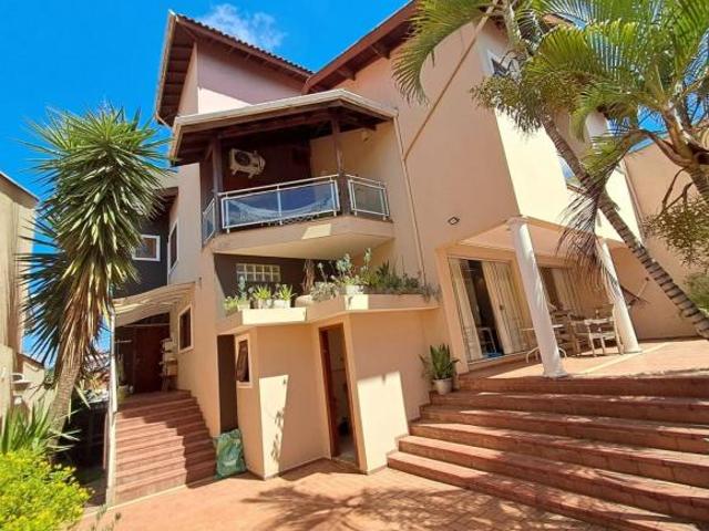 Casa para venda em Nova Piracicaba de 364.00m² com 5 Quartos, 3 Suites e 4 Garagens
