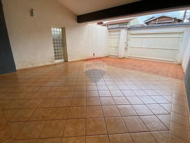 Casa para venda em Nova Ribeirânia de 255.22m² com 3 Quartos, 1 Suite e 4 Garagens