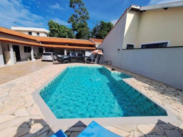Casa para venda em Novo Horizonte de 180.00m² com 3 Quartos, 1 Suite e 6 Garagens