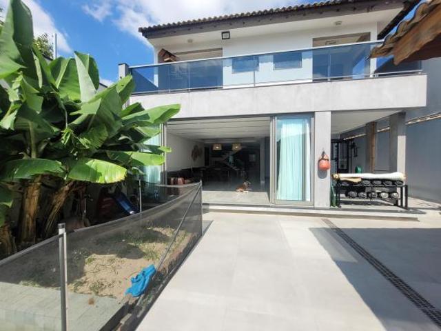 Casa para venda em Nossa Senhora do Ó com 3 quartos, sendo 3 suítes, 270m²