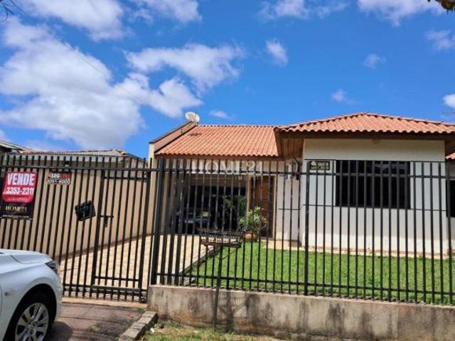 Casa para venda em Nações de 390.00m² com 4 Quartos, 1 Suite e 4 Garagens