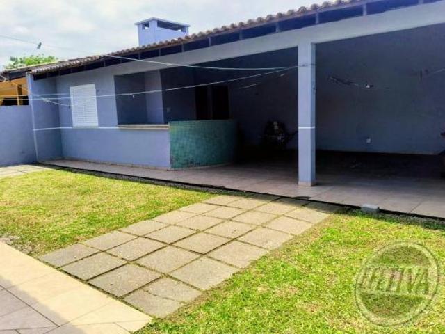 Casa para venda em Nereidas de 213.00m² com 3 Quartos, 1 Suite e 3 Garagens