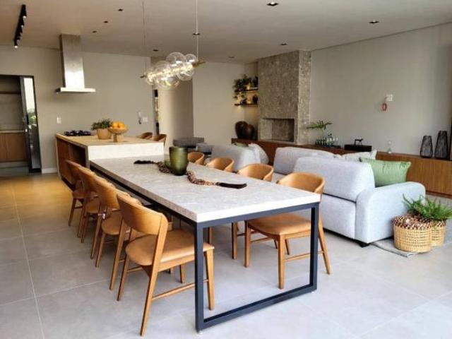Casa para venda em Núcleo Agrícola Alpha de 300.00m² com 4 Quartos, 4 Suites e 4 Garagens